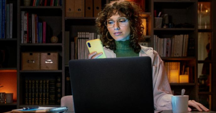 Essilor intègre sa nouvelle technologie Eyezen DualOptim S à ses verres ...