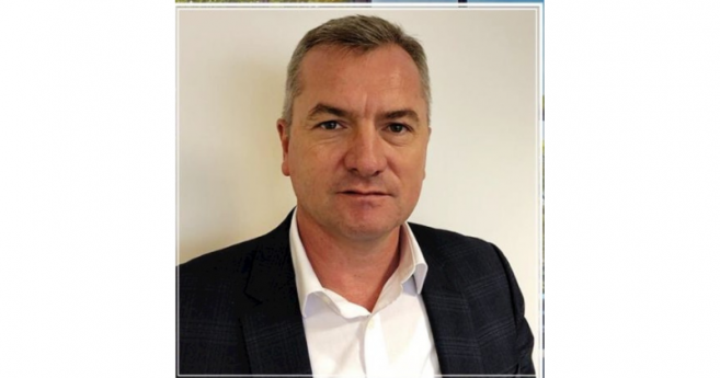 Après 17 ans dans l'industrie du verre, Stéphane rejoint la centrale d ...